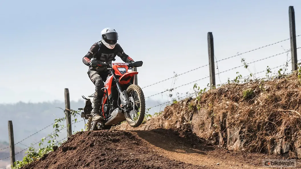 KTM 390 Enduro R Right Side View Image – BikeWale