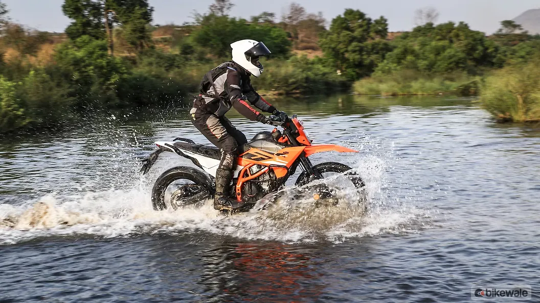 KTM 390 Enduro R Right Side View Image – BikeWale