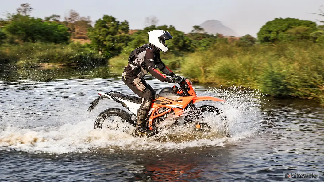 KTM 390 Enduro R Right Side View Image – BikeWale