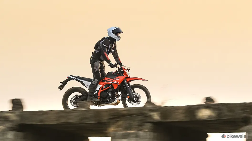 KTM 390 Enduro R Right Side View Image – BikeWale