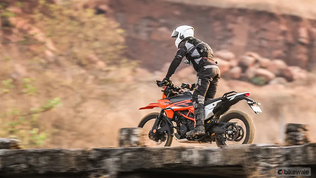 KTM 390 Enduro R Right Side View Image – BikeWale