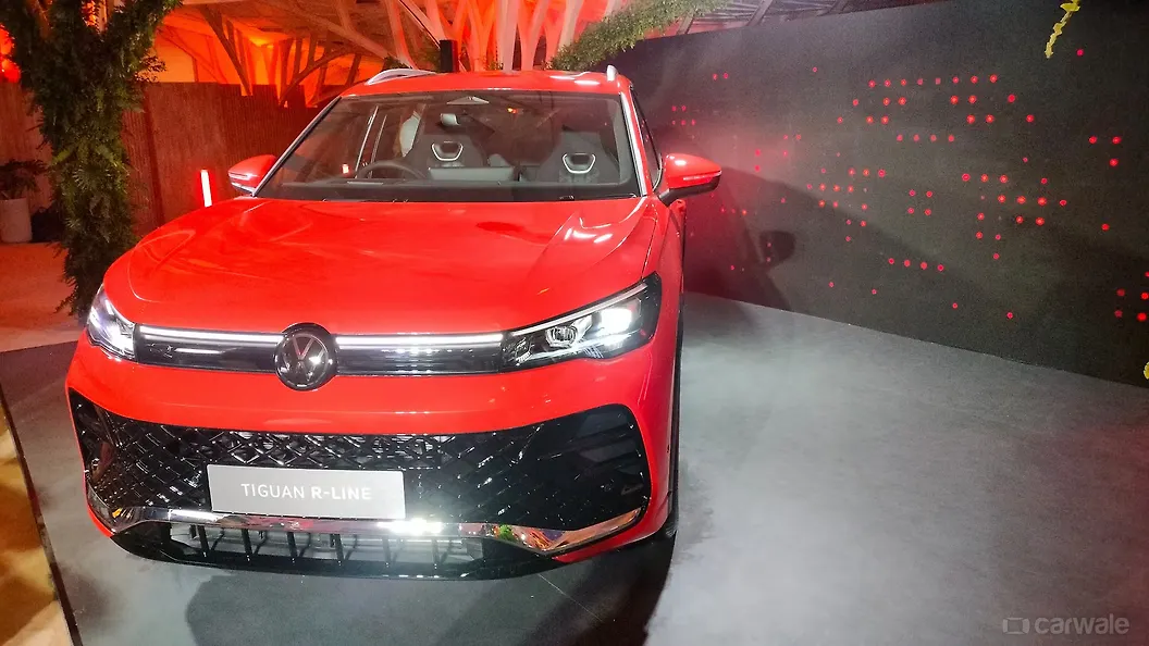 Tiguan R-Line Front View Image, Tiguan R-Line Photos in India - CarWale