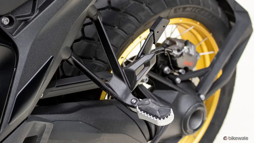 BMW R 1300 GS Pillion Footrest Image – BikeWale