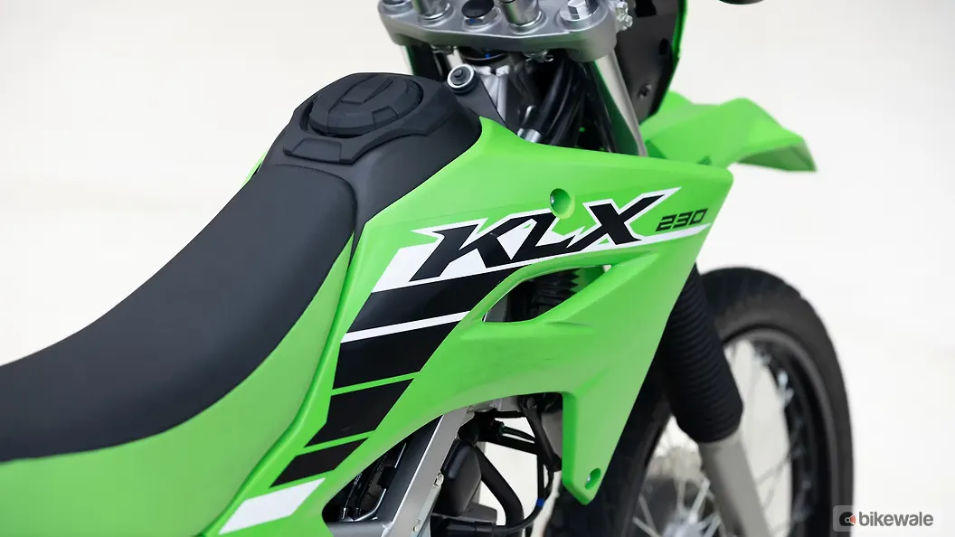 Kawasaki KLX 230 Right Side View Image – BikeWale
