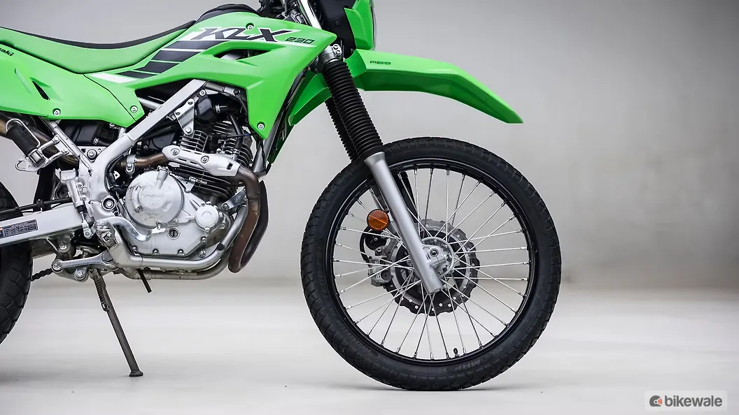 Kawasaki KLX230 [2024] Right Side View Image – BikeWale