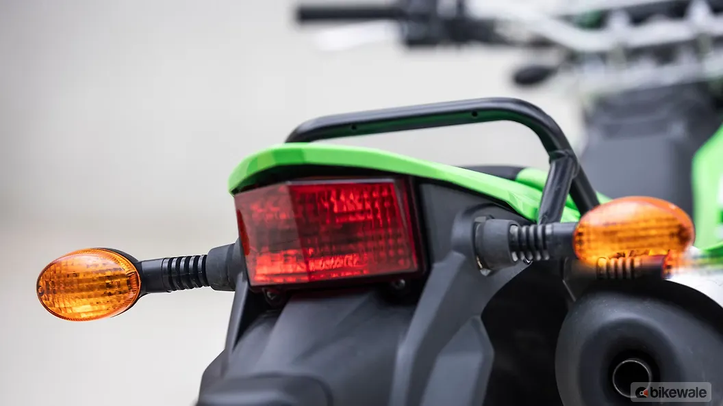 Kawasaki KLX 230 Right Side View Image – BikeWale