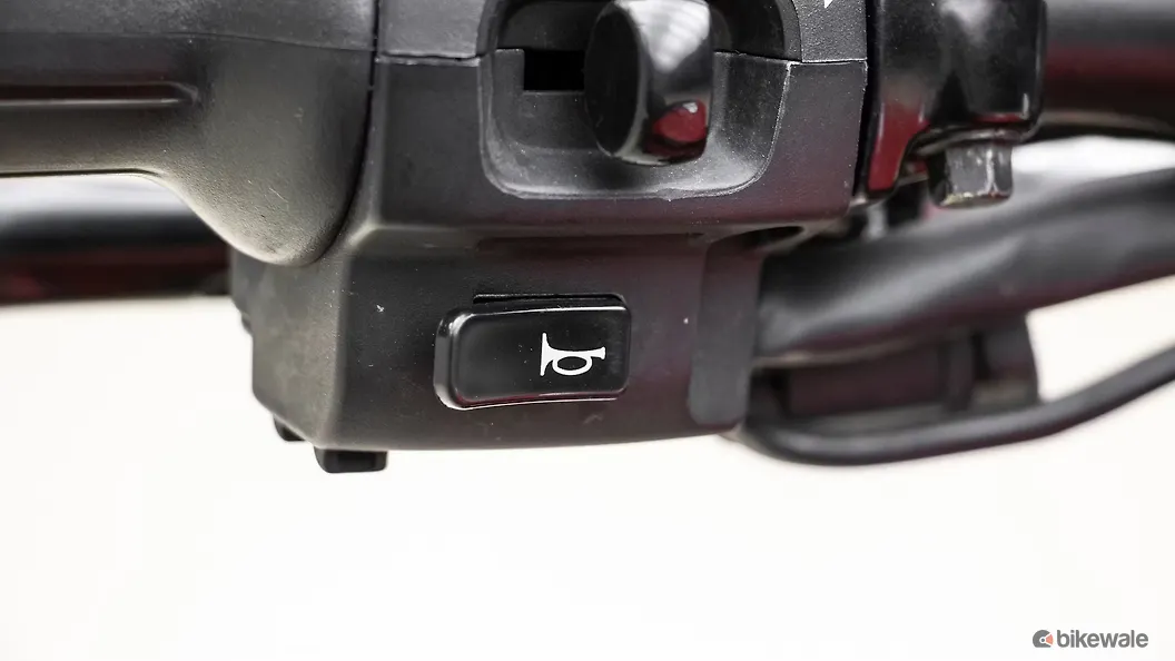 Royal Enfield Hunter 350 Turn Indicators Switch Image – BikeWale