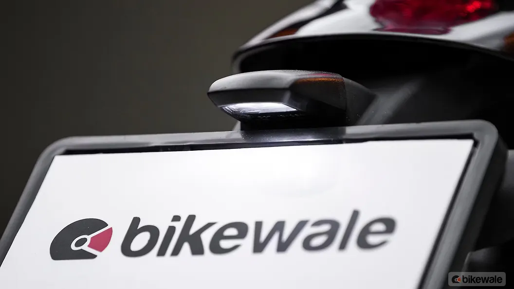 Royal Enfield Hunter 350 Rear Reflex Reflector Image – BikeWale