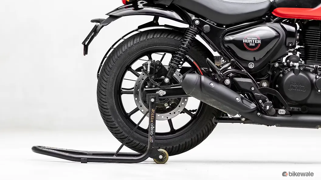 Royal Enfield Hunter 350 Engine Oil Level Indicator Image – BikeWale