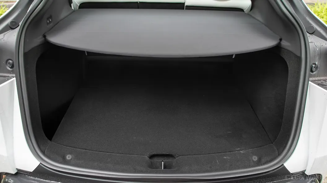 Model Y Bootspace with Parcel Tray/Retractable Image, Model Y Photos in ...