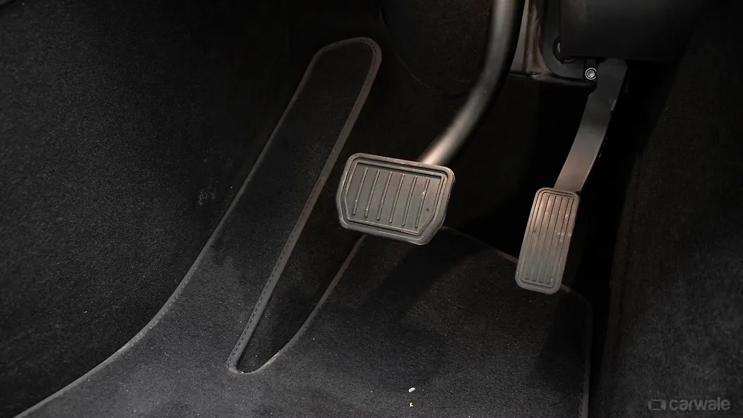 Model Y Pedals/Foot Controls Image, Model Y Photos in India - CarWale