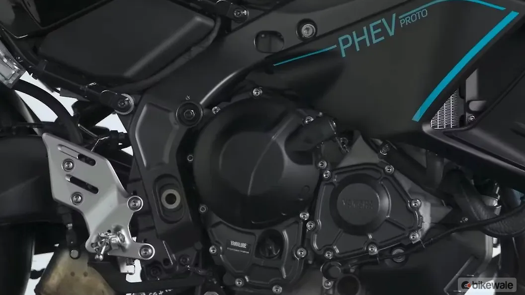 Yamaha MT-09 Engine From Left Image – BikeWale