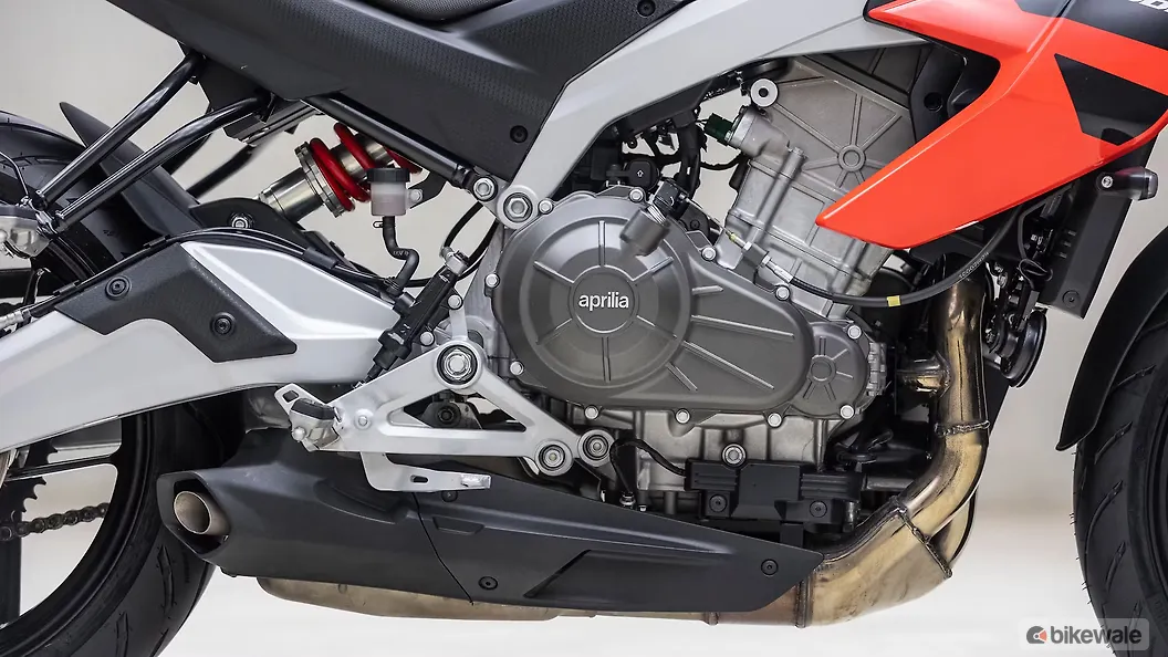 Aprilia Tuono 457 Engine From Right Image – BikeWale