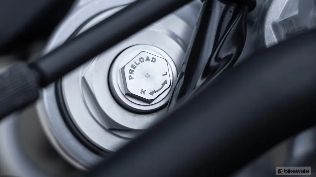 Aprilia Tuono 457 Front Suspension Preload Adjuster Image – BikeWale