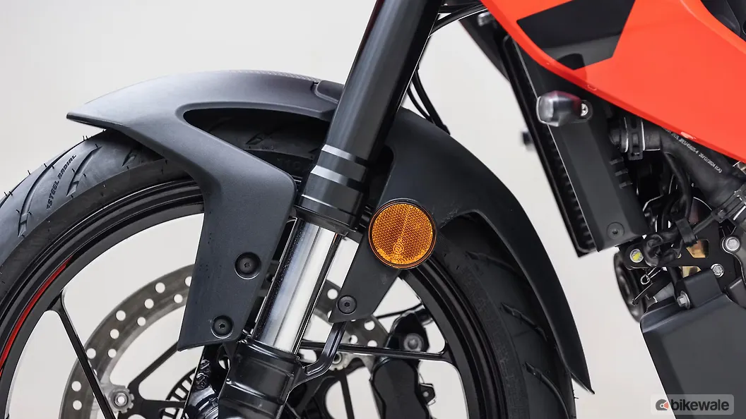 Aprilia Tuono 457 Front Disc Brake Caliper Image – BikeWale