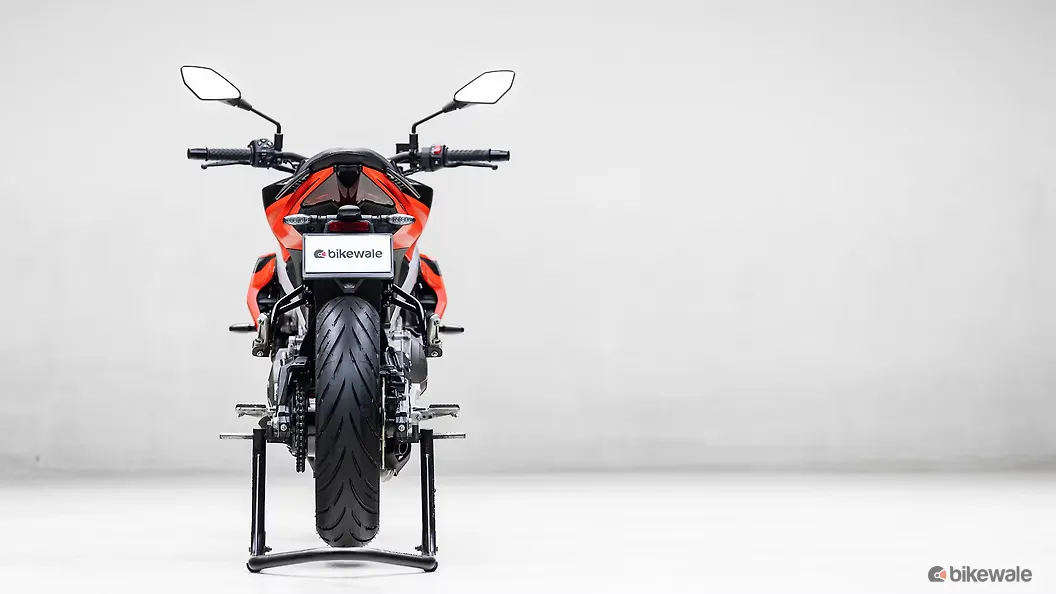 Aprilia Tuono 457 Right Rear Three Quarter Image – BikeWale