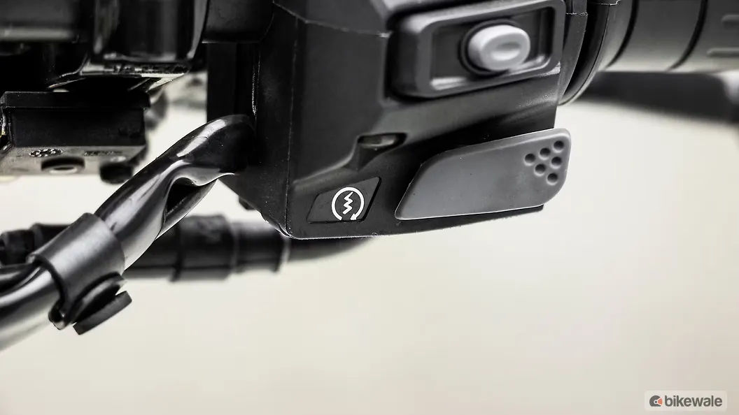 Yezdi Adventure Hazard Warning Lights Switch Image – BikeWale