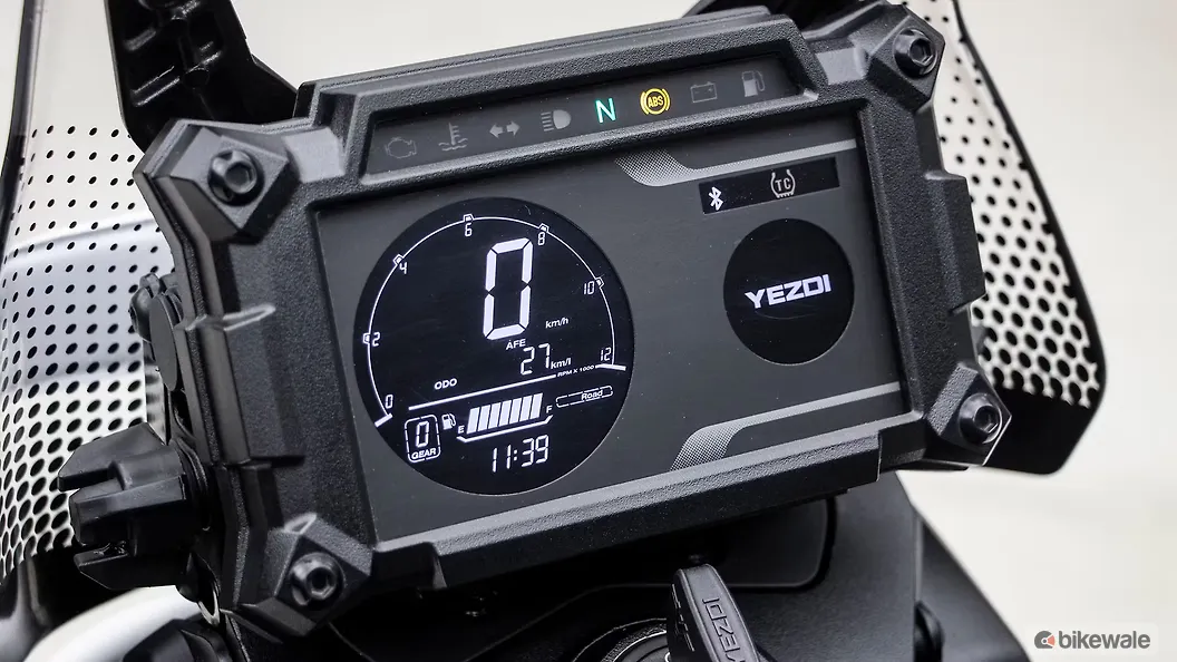 Yezdi Adventure Left Front Three Quarter Image – BikeWale