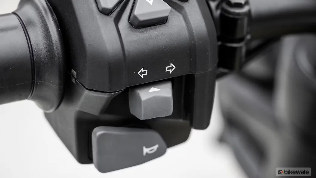 Yezdi Adventure Hazard Warning Lights Switch Image – BikeWale
