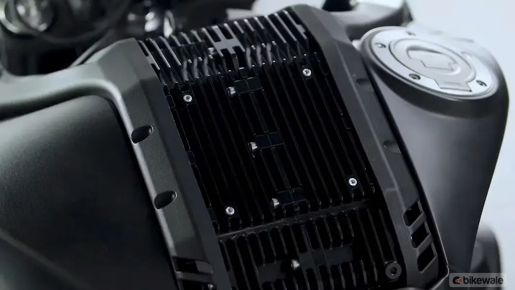 Yamaha MT-09 Engine From Left Image – BikeWale