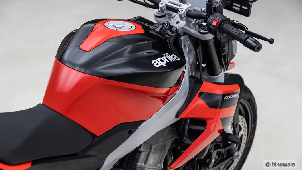 Aprilia Tuono 457 Fuel Tank Image – BikeWale
