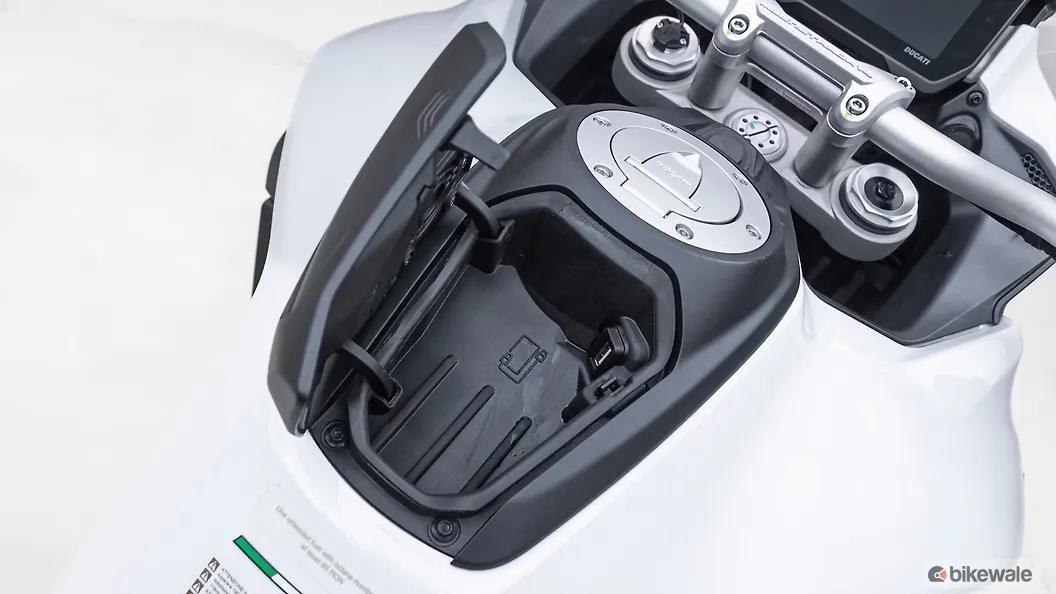Ducati Multistrada V4 Fuel Tank Image – BikeWale