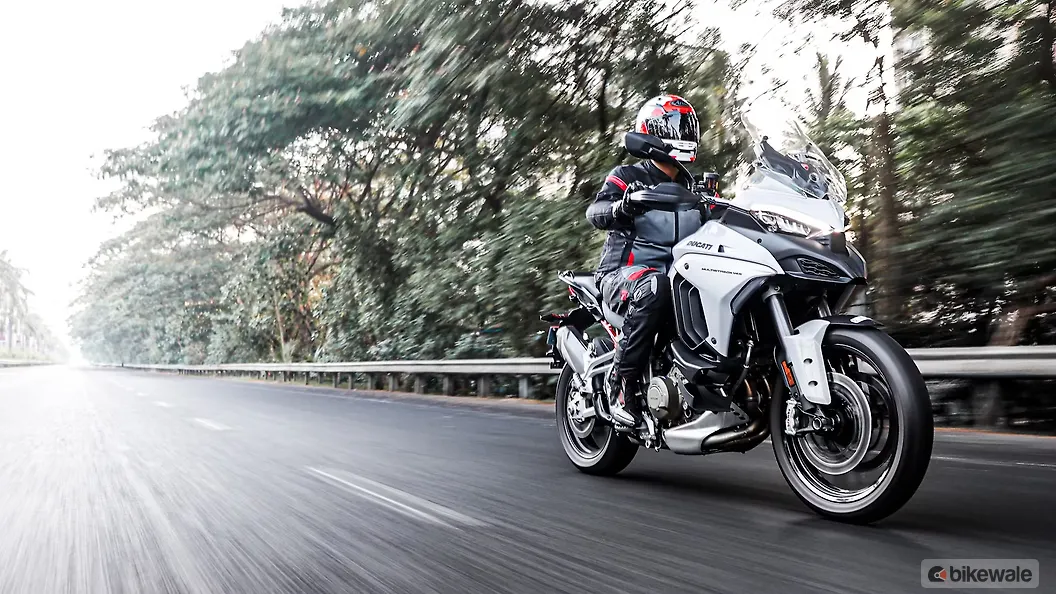Ducati Multistrada V4 [2024] Right Front Three Quarter Image – BikeWale