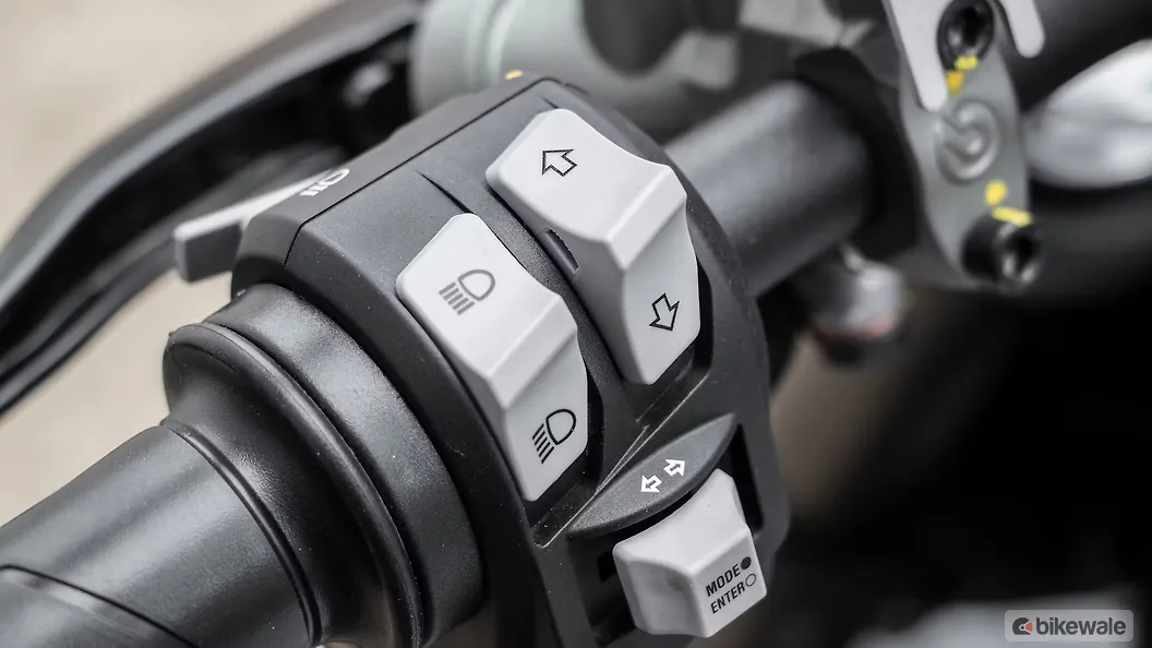 Ducati Monster Turn Indicators Switch Image – BikeWale
