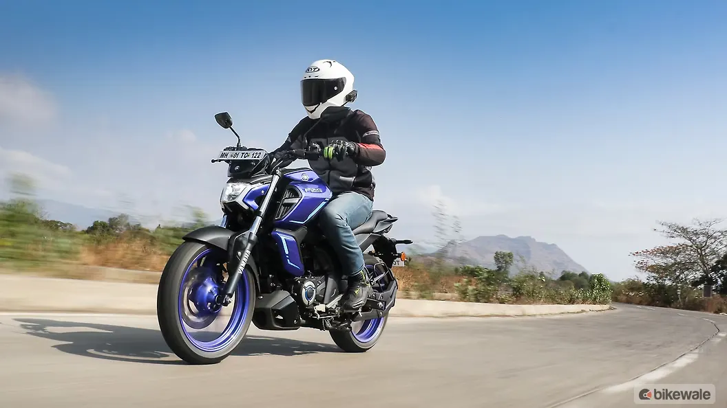 Yamaha FZ S Hybrid Right Side View Image – BikeWale