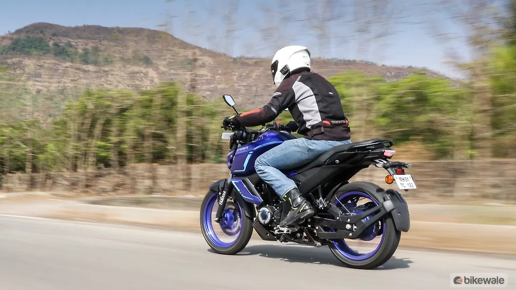 Yamaha FZ S Hybrid Right Side View Image – BikeWale