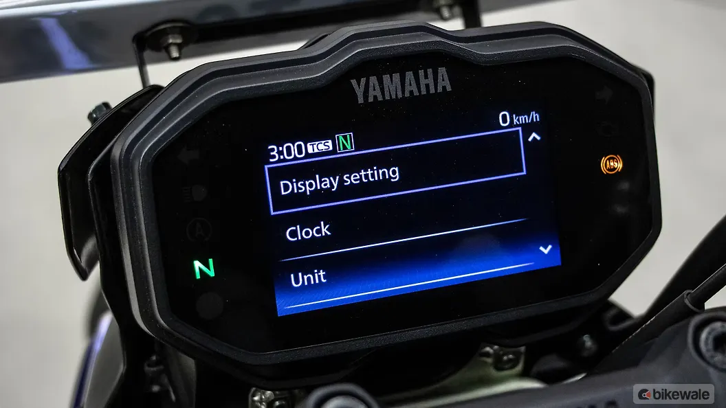 Yamaha FZ S Hybrid Right Side View Image – BikeWale