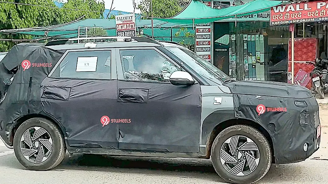 Hyundai New Venue Images - New Venue Interior & Exterior Photo Gallery ...