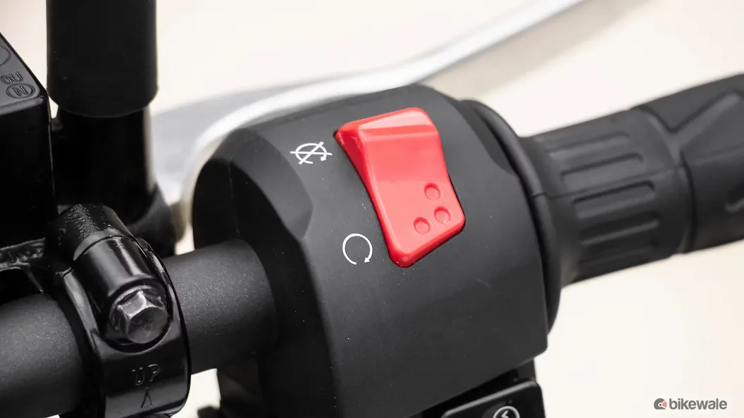 Kawasaki Versys-X 300 Emergency Off Switch/Kill Switch Image – BikeWale