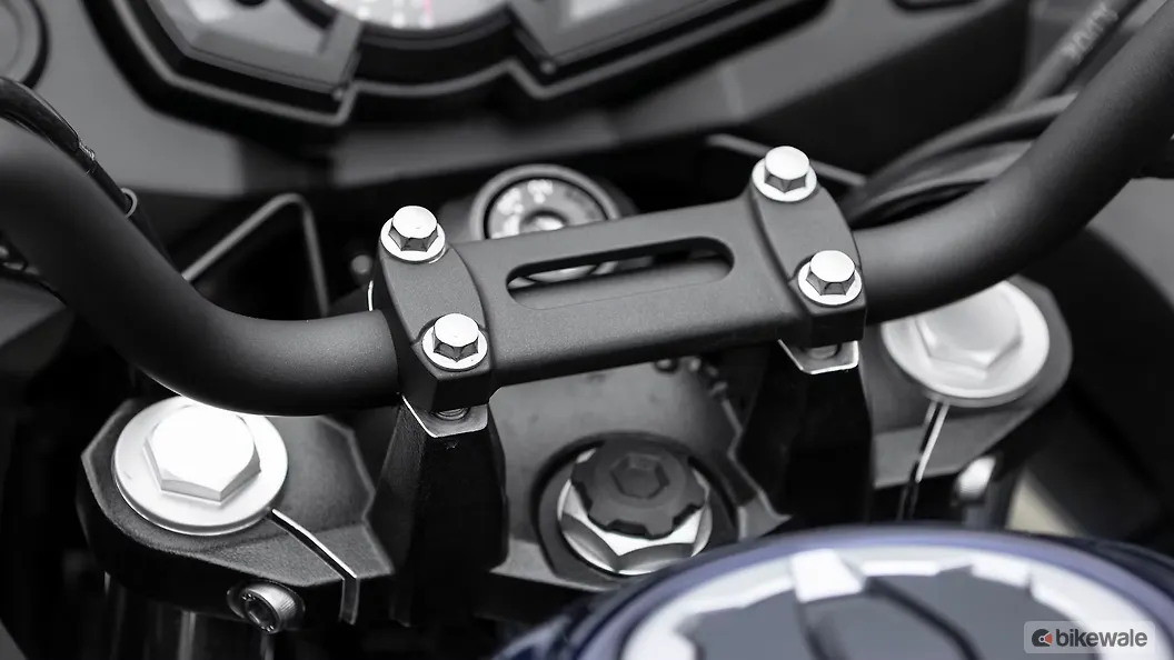 Kawasaki Versys-X 300 Fuel Tank Image – BikeWale