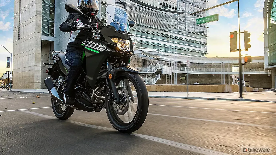 Kawasaki Versys-X 300 Right Front Three Quarter Image – BikeWale