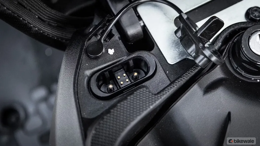 VIDA VX2 Electric Bike Charging Input Plug Image – BikeWale