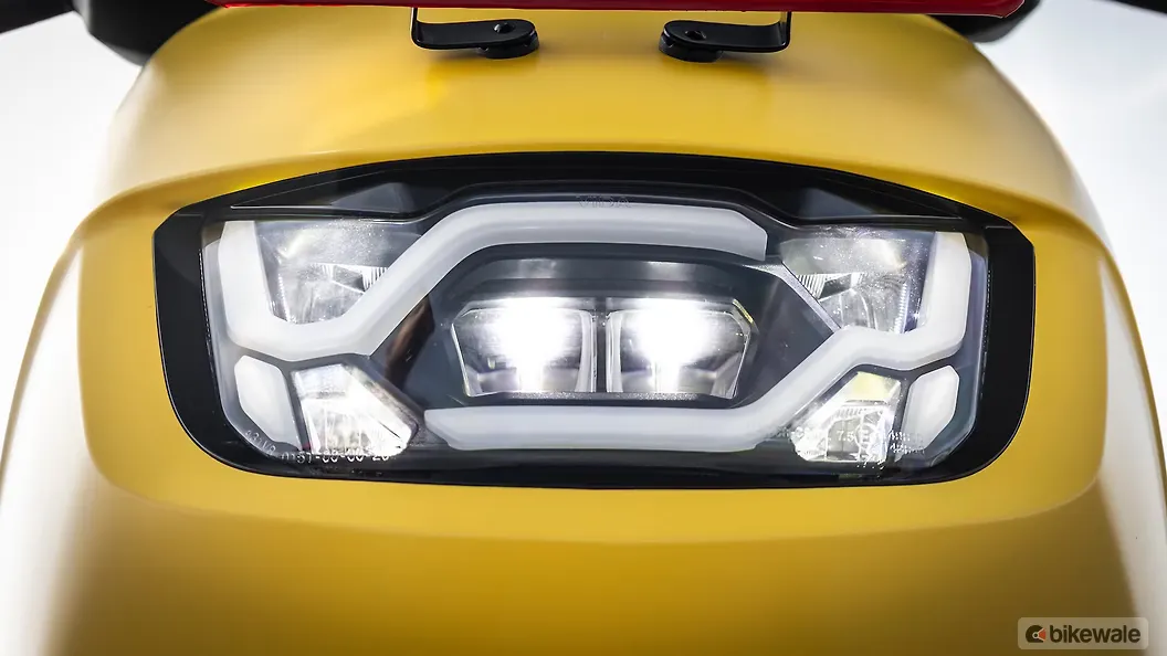 VIDA VX2 Tail Light Image – BikeWale