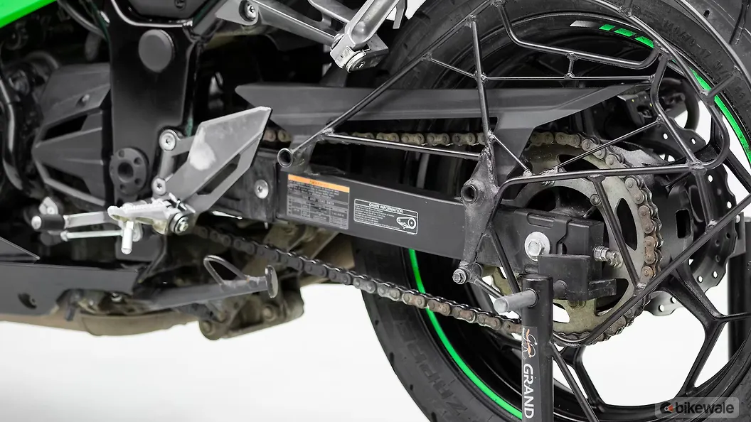 Kawasaki Ninja 300 Drive Chain and Sprocket Image – BikeWale