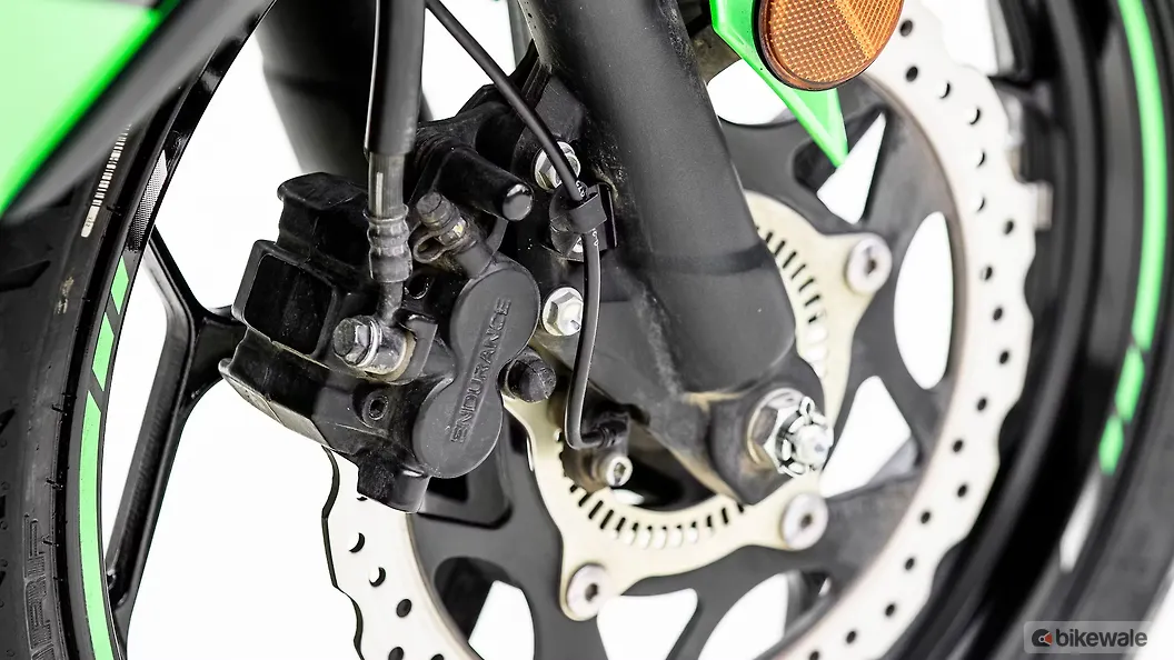 Kawasaki Ninja 300 Front Wheel Image – BikeWale