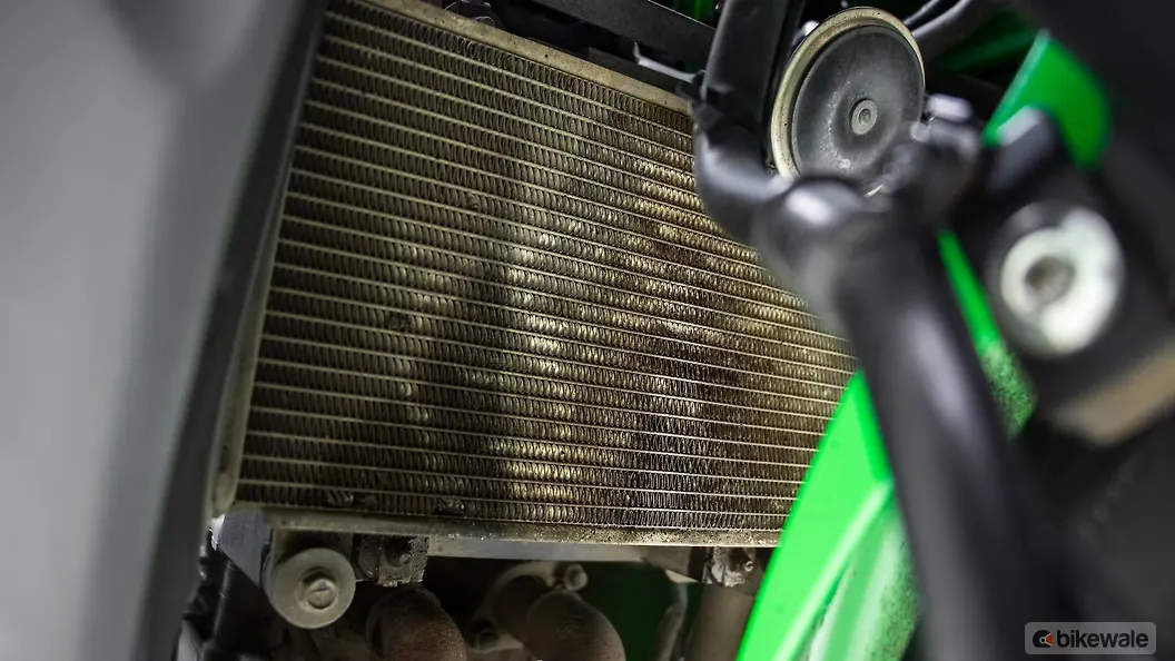 Kawasaki Ninja 300 Front Wheel Image – BikeWale