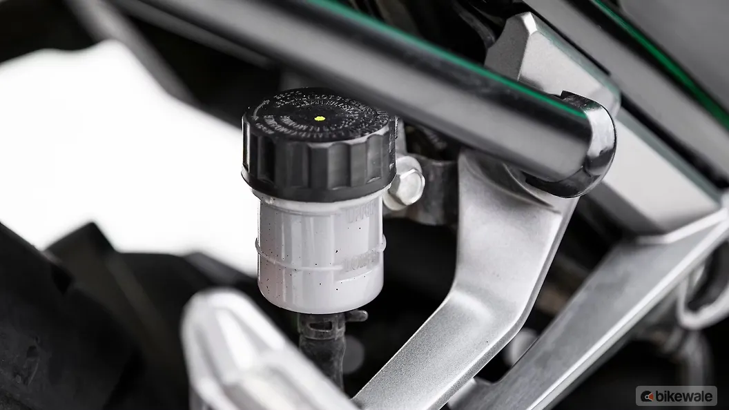 Kawasaki Ninja 300 Mono Shock Absorber Image – BikeWale