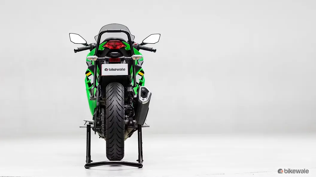 Kawasaki Ninja 300 Right Side View Image – BikeWale