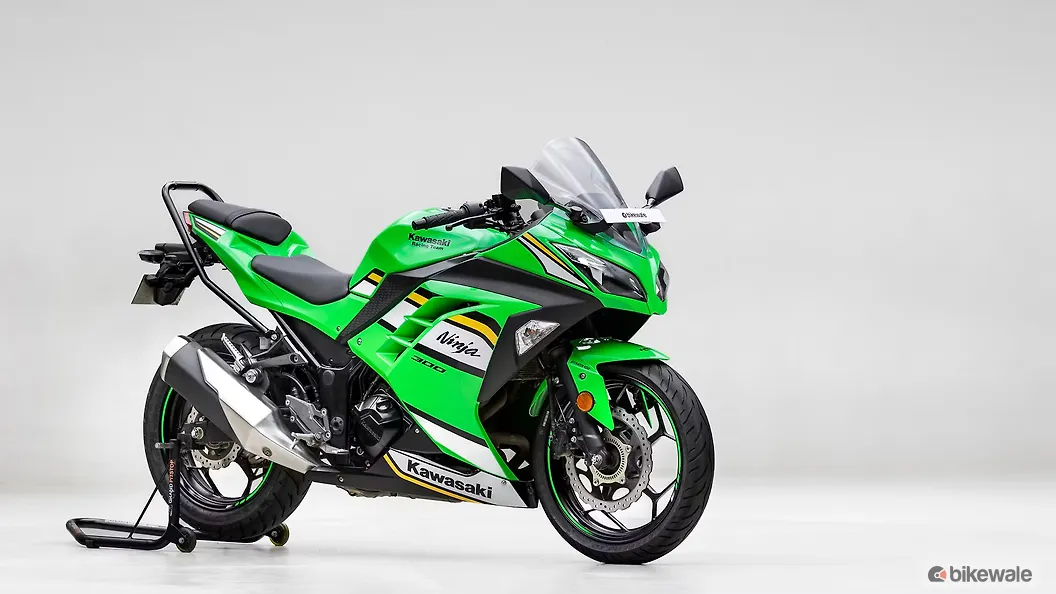 Kawasaki Ninja 300 Right Front Three Quarter Image – BikeWale