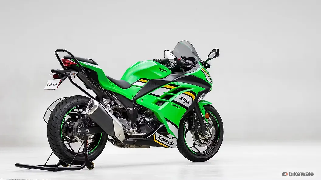 Images of Kawasaki Ninja 300 | Photos of Ninja 300 - BikeWale
