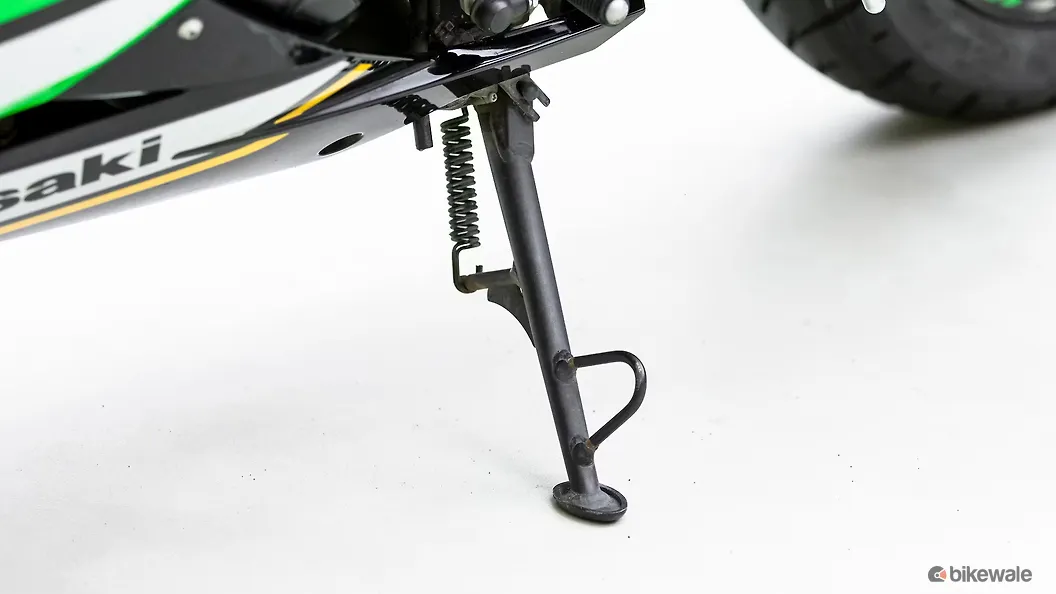 Kawasaki Ninja 300 High Beam Low Beam Switch Image – BikeWale