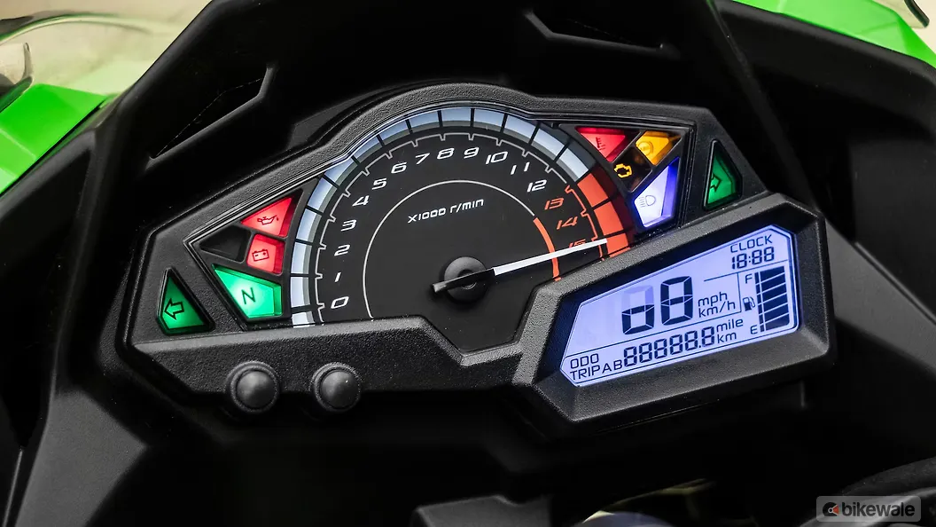 Kawasaki Ninja 300 Handlebar Image – BikeWale