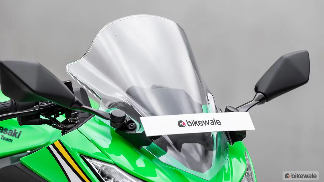 Kawasaki Ninja 300 [2025] Rear Suspension Image – BikeWale