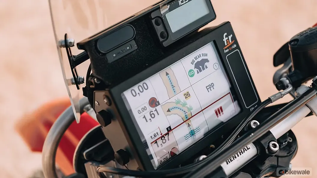 Images of Royal Enfield Bear 650 | Photos of Bear 650 - BikeWale