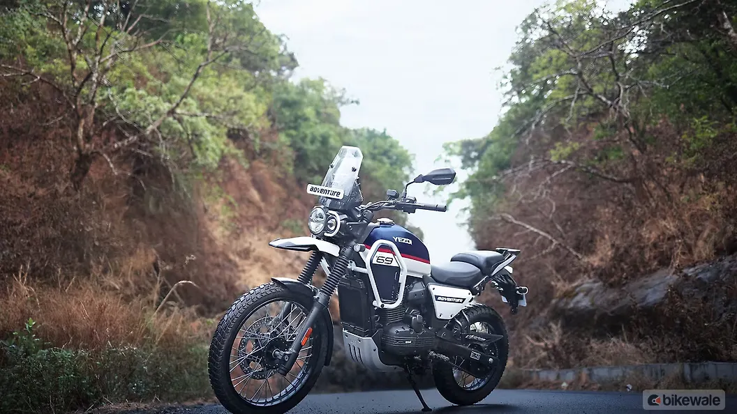 Yezdi Adventure [2024] Left Front Three Quarter Image – BikeWale