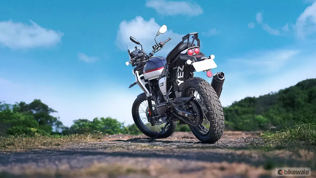 Yezdi Adventure Right Side View Image – BikeWale